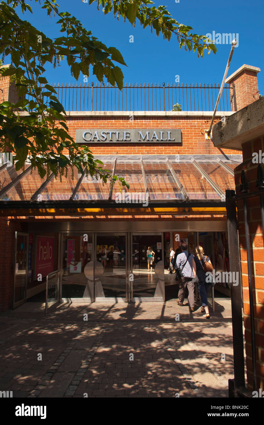 The castle mall indoor shopping centre hi-res stock photography and ...