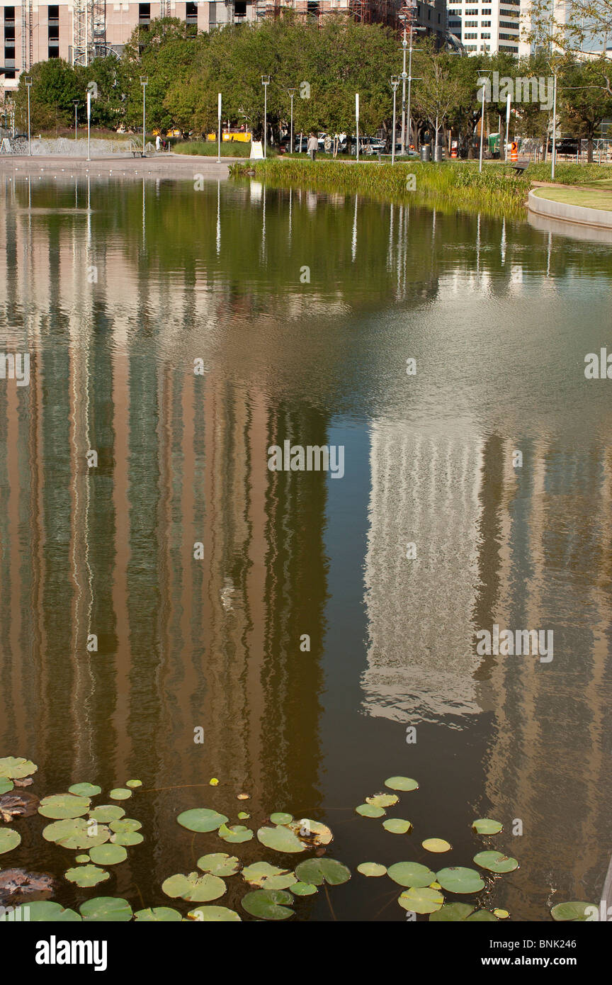 Texas, Houston. Discovery Green downtown Stock Photo - Alamy