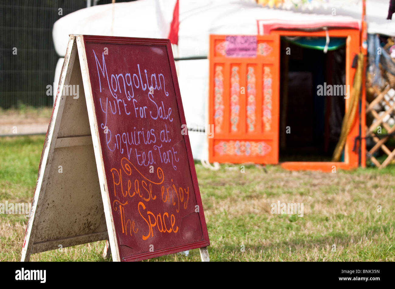 Womad sign hi-res stock photography and images - Alamy