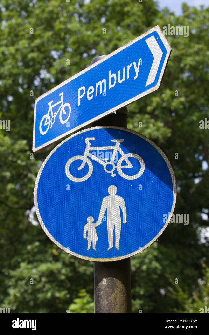 Pedestrian and cycle sign hi-res stock photography and images - Alamy