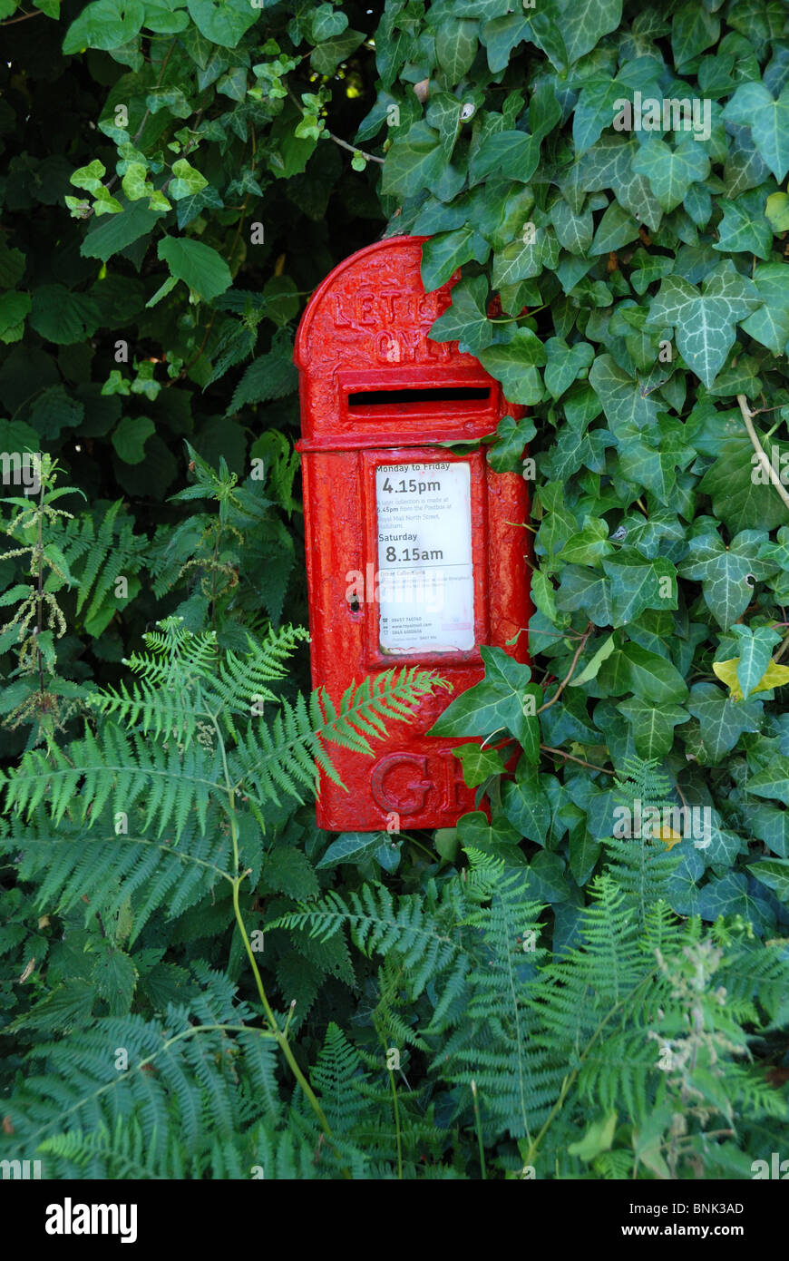A Red Royal Mail Post Box In The English Countryside Stock Photo - Alamy