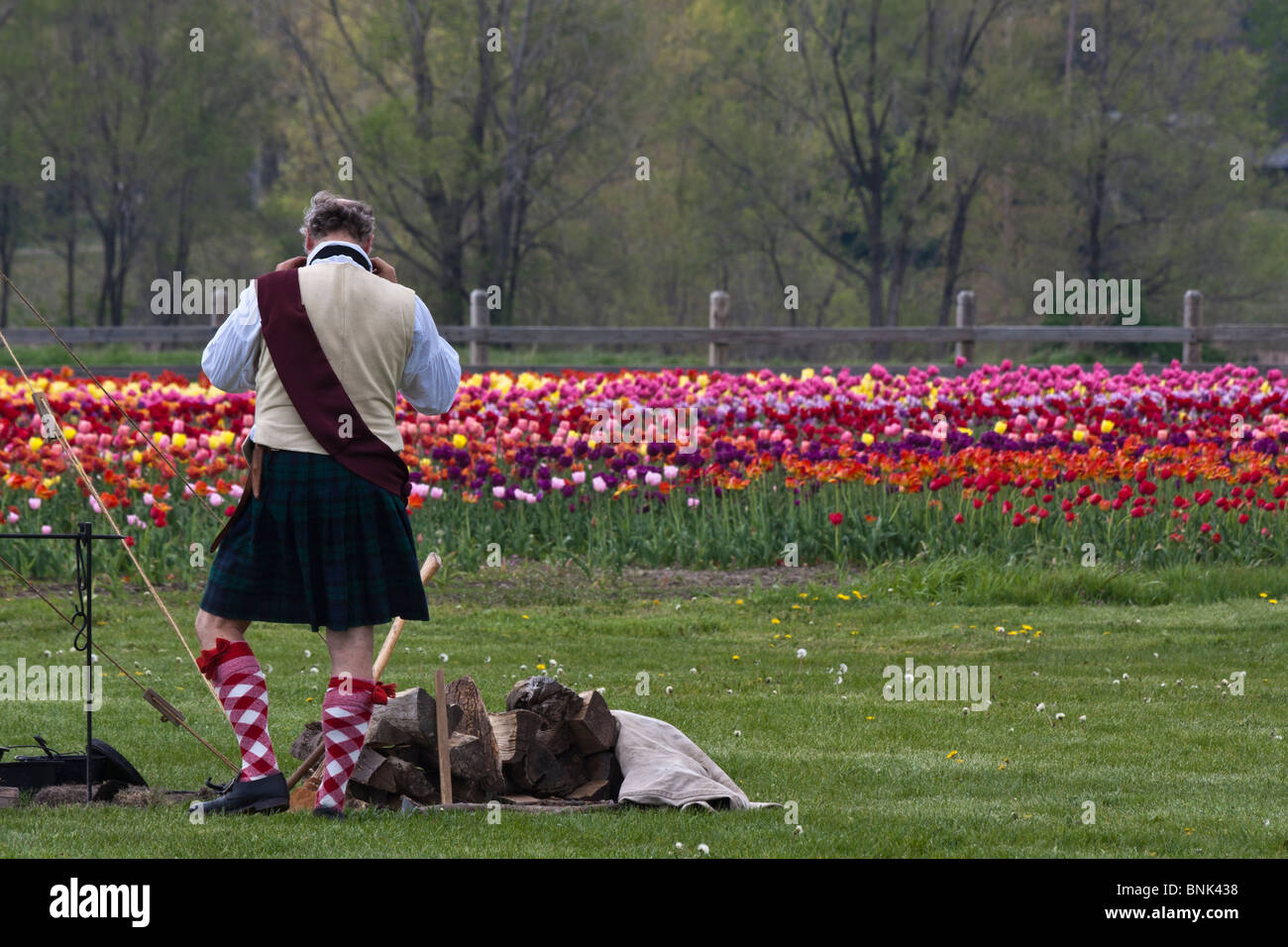 Dutch man in traditional dress hi-res stock photography and images - Alamy