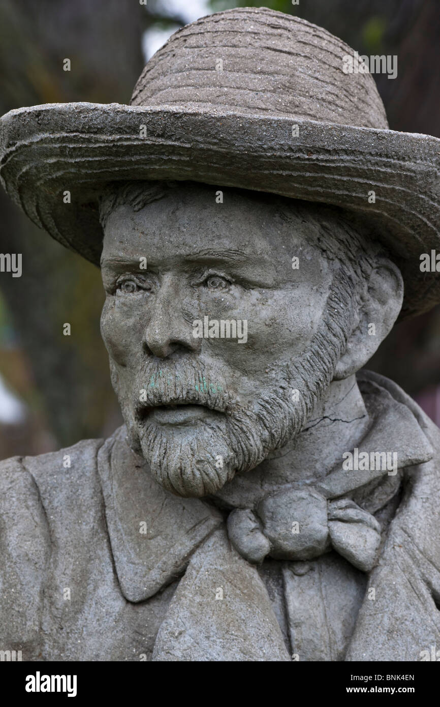 Single human figure hi-res stock photography and images - Alamy