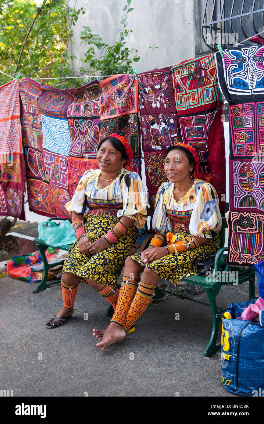 Kuna molas hi-res stock photography and images - Alamy