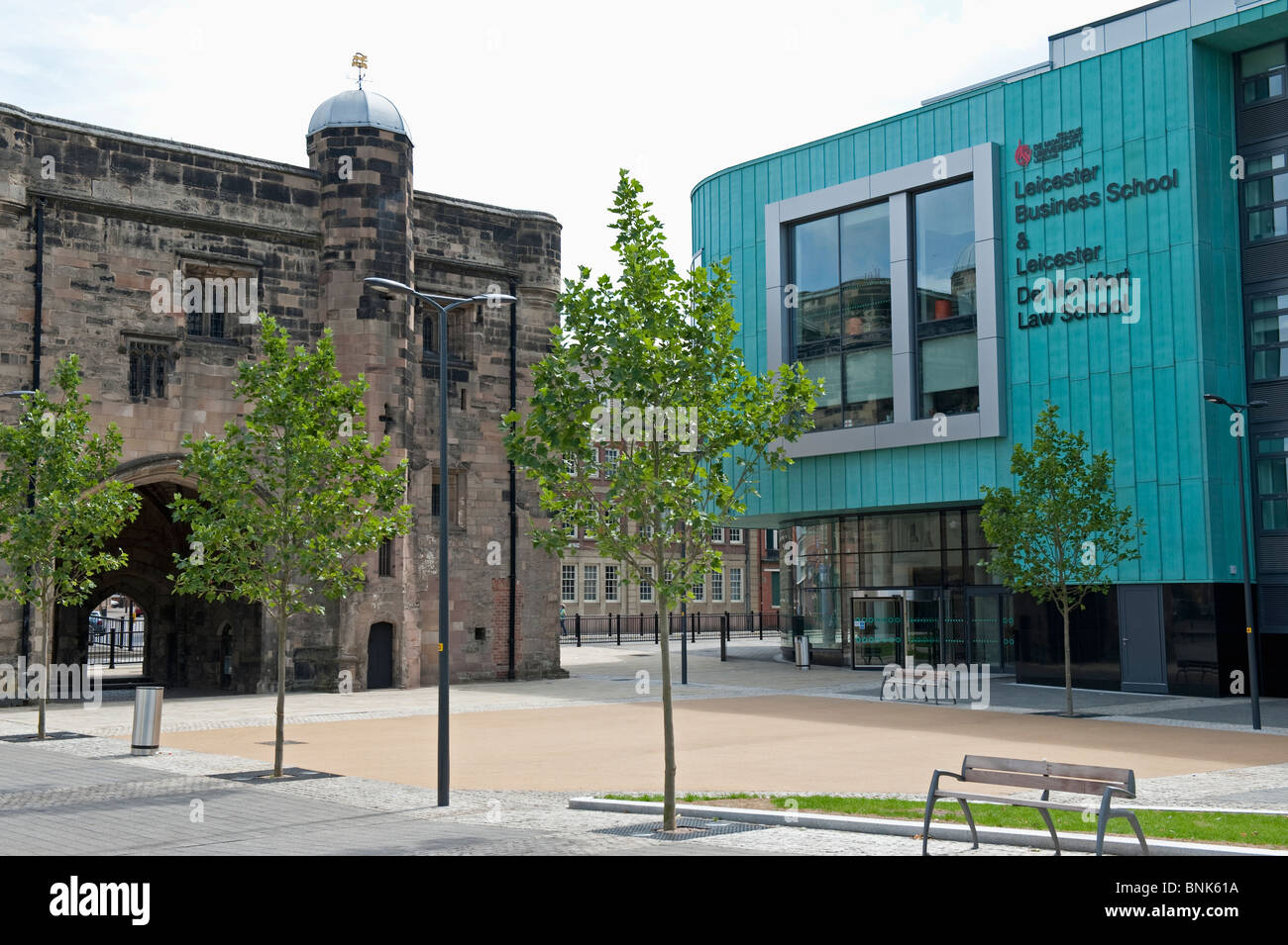 Hugh Aston Building for Business & Law at De Montfort University in ...