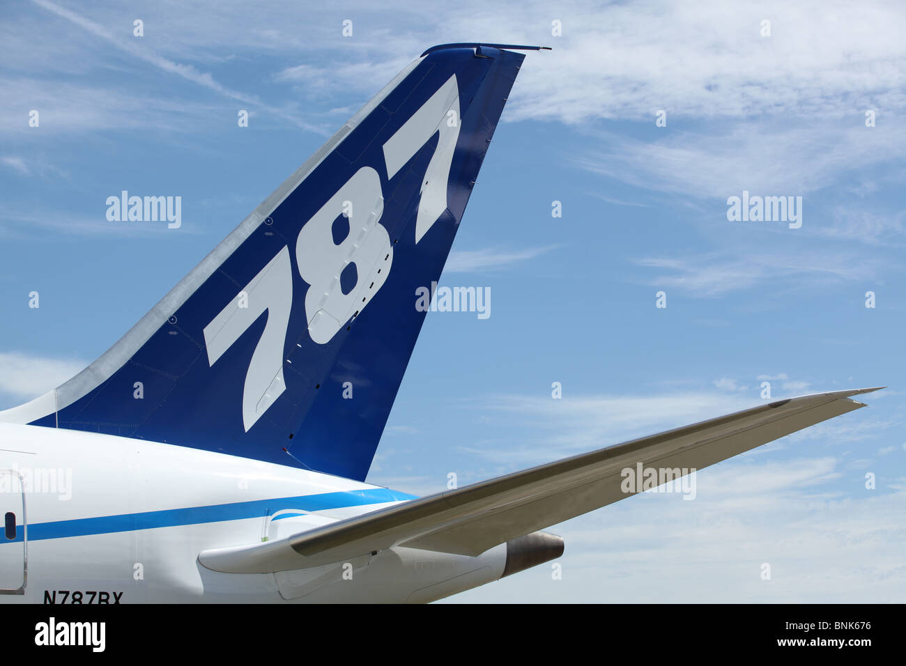 Boeing 787 Dreamliner wing and tail close ups at farnborough Airshow ...