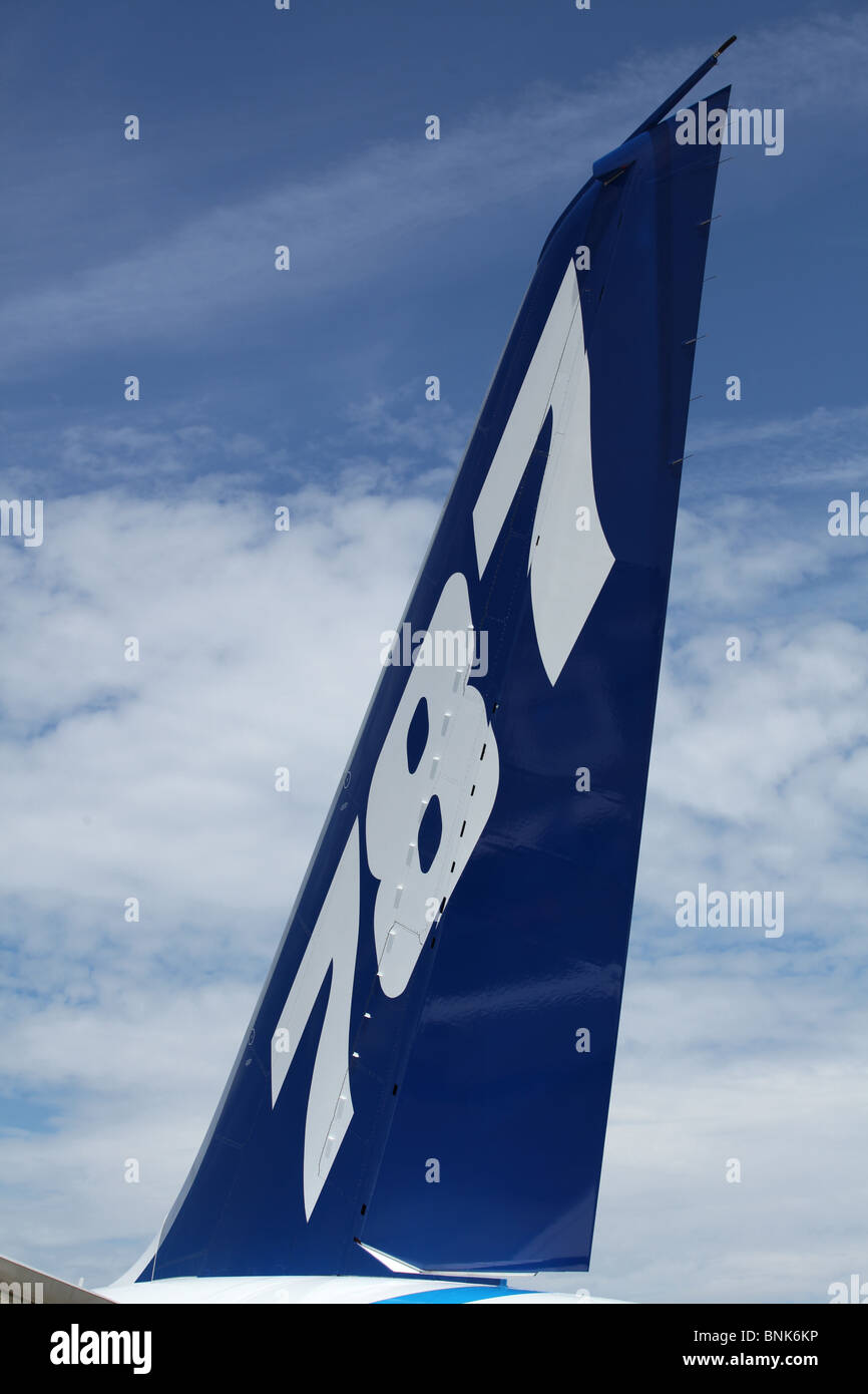 Boeing 787 dreamliner wing tail hi-res stock photography and images - Alamy