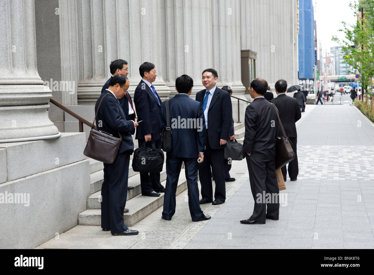 Japanese salarymen hi-res stock photography and images - Alamy