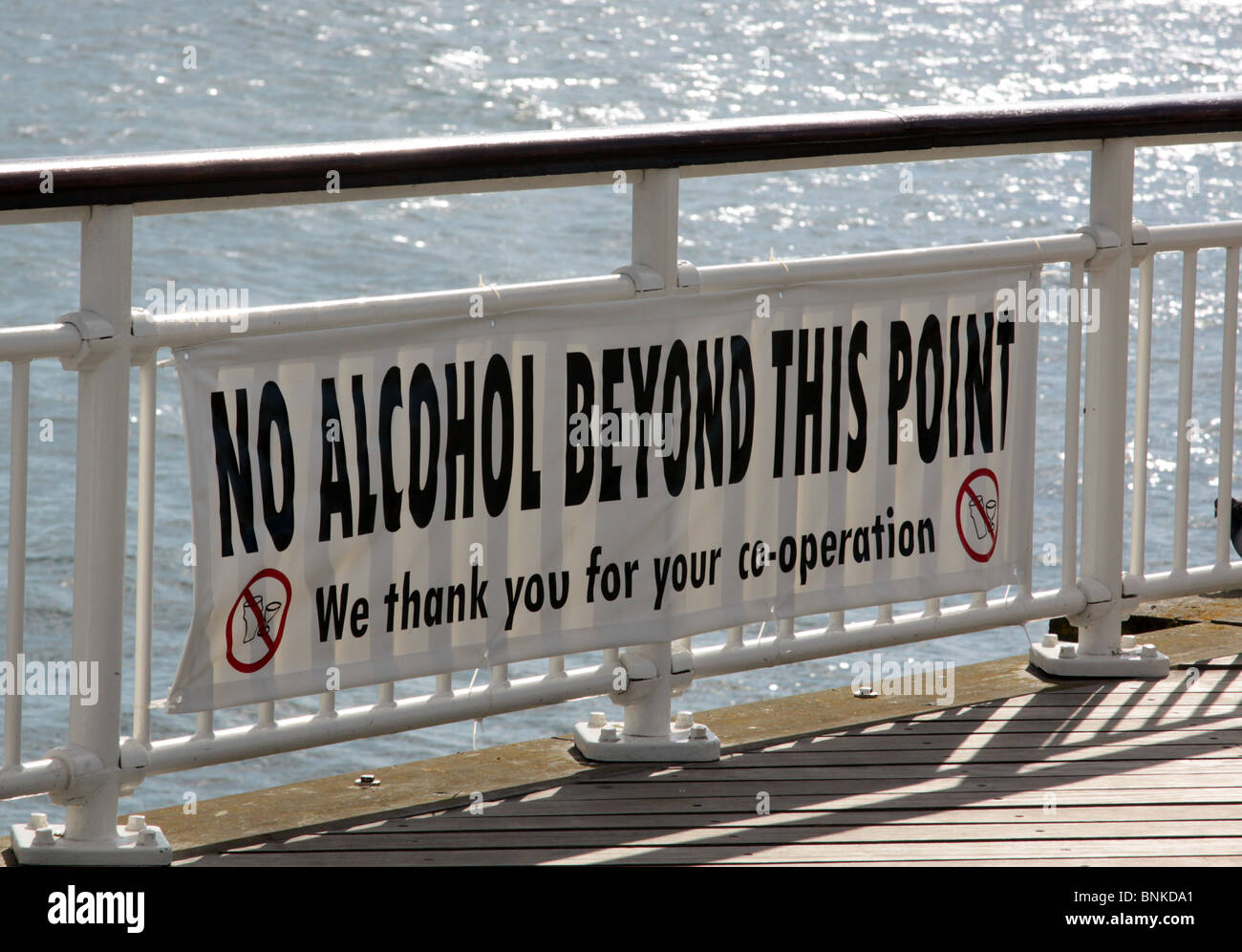 Sign no alcohol hi-res stock photography and images - Alamy