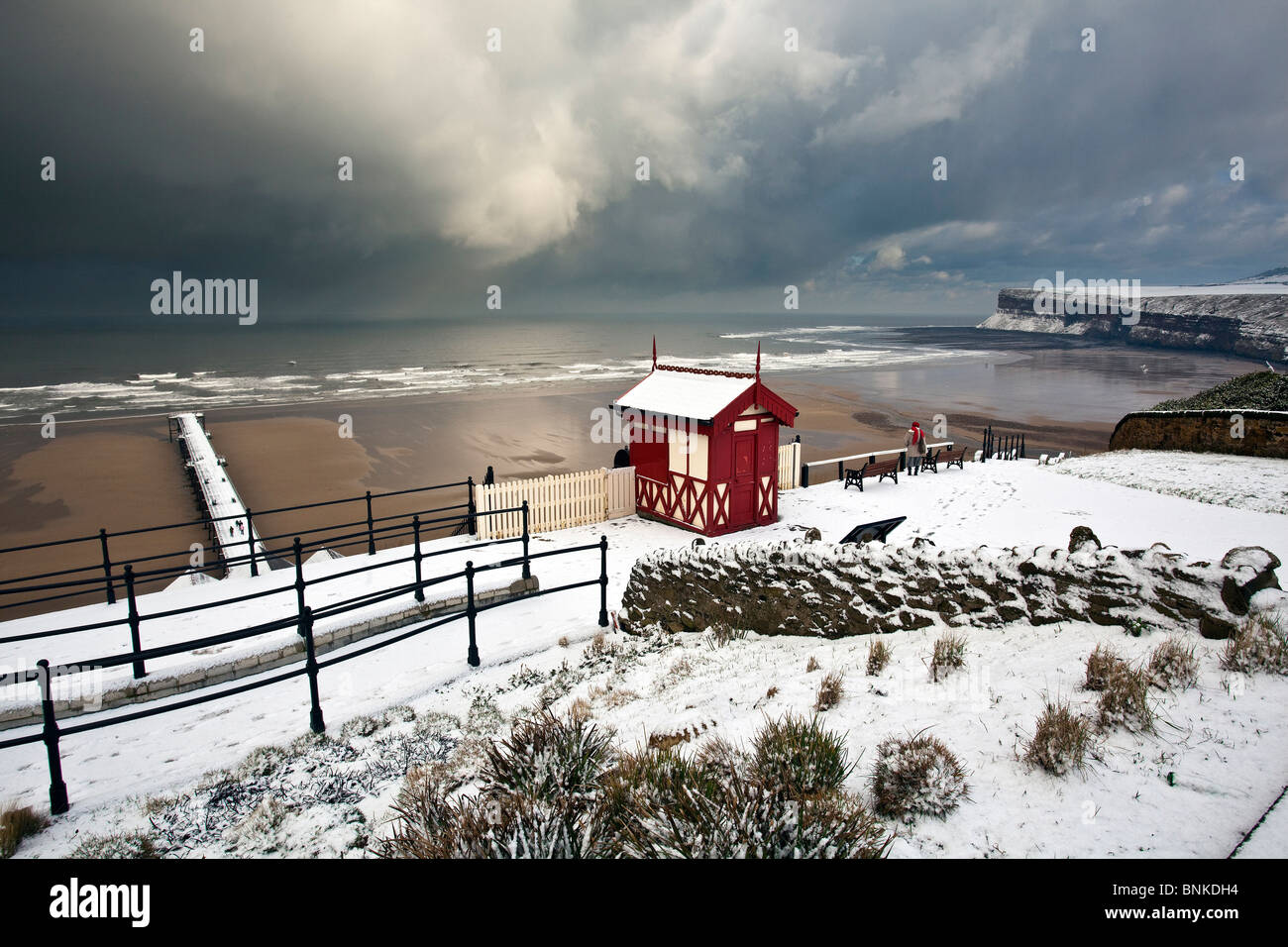 Cleveland pier hi-res stock photography and images - Alamy