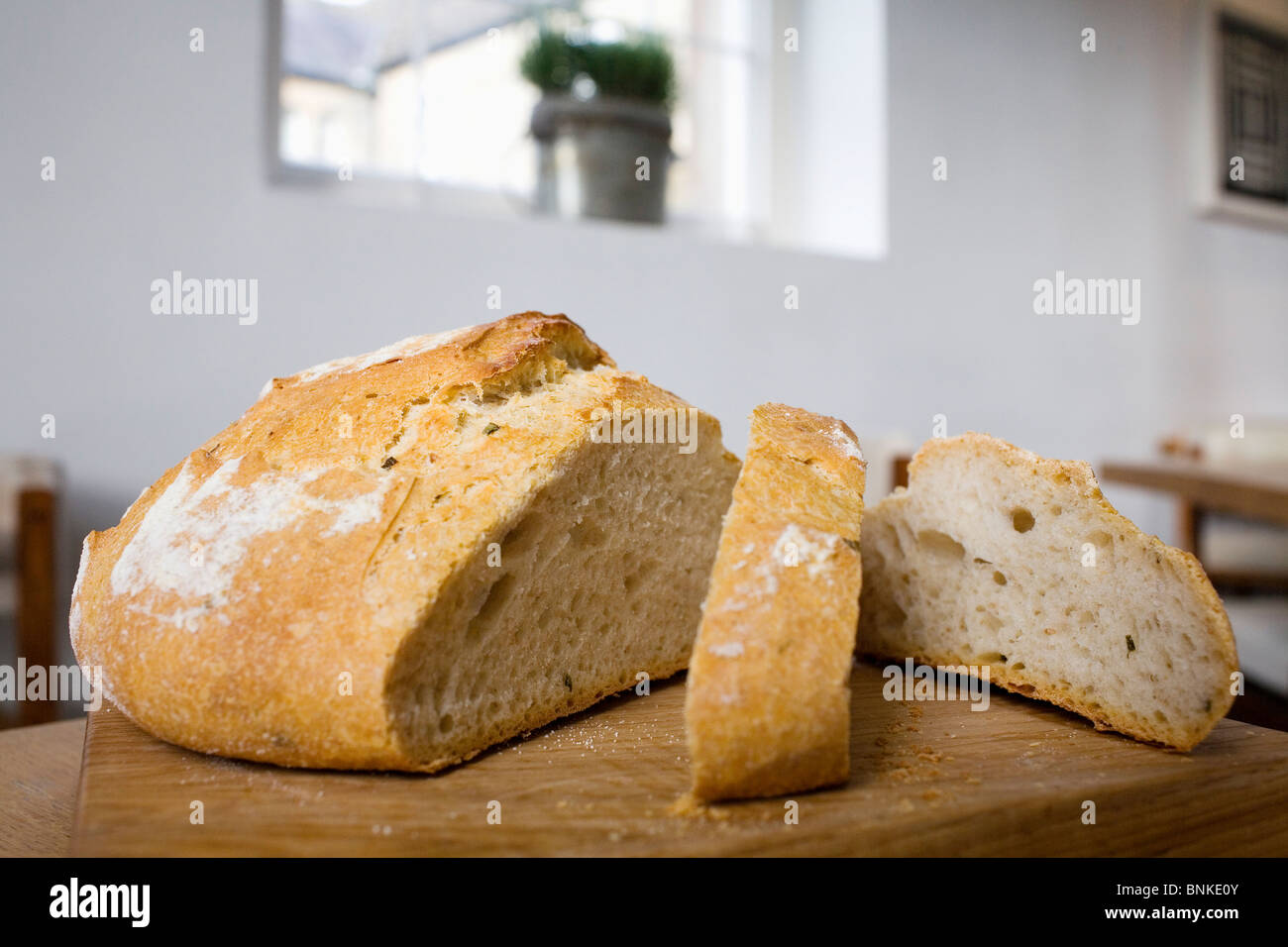 Crusty white bread hi-res stock photography and images - Alamy