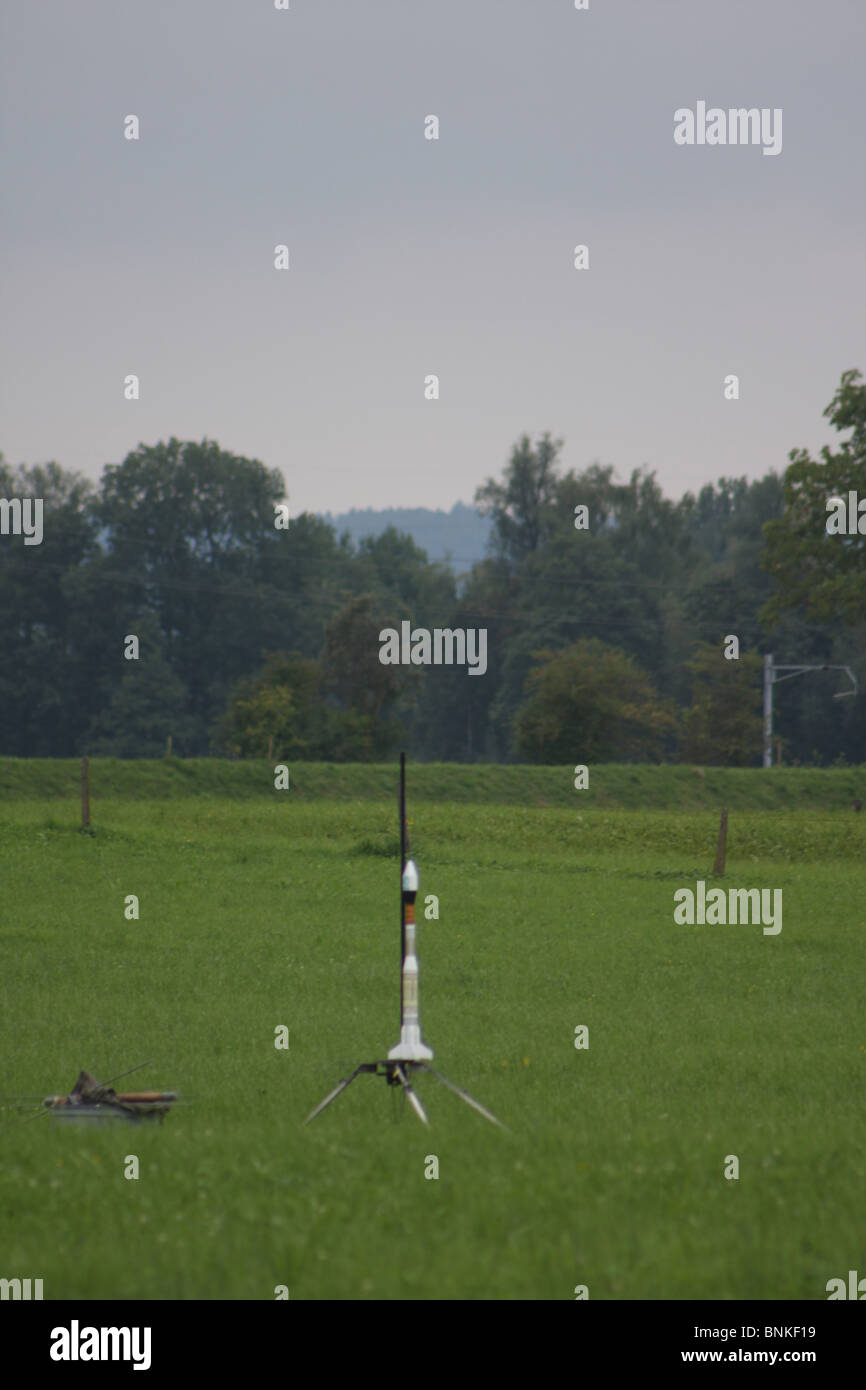 Hobby tinkering rocket start meadow start ramp ramp Stock Photo - Alamy