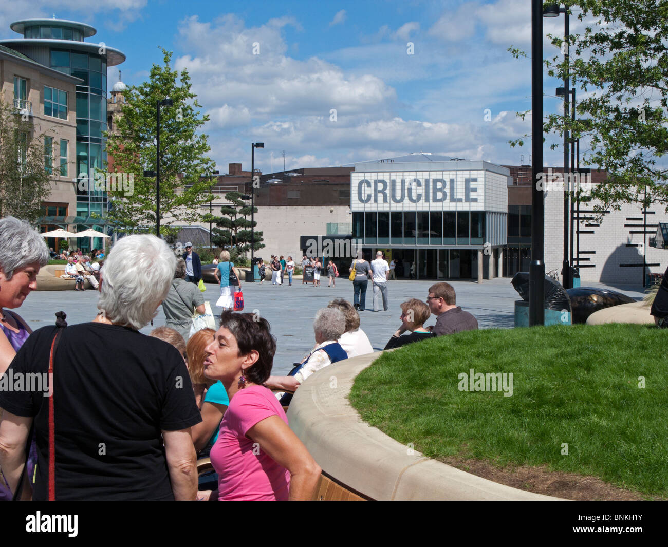 Tudor square hi-res stock photography and images - Alamy