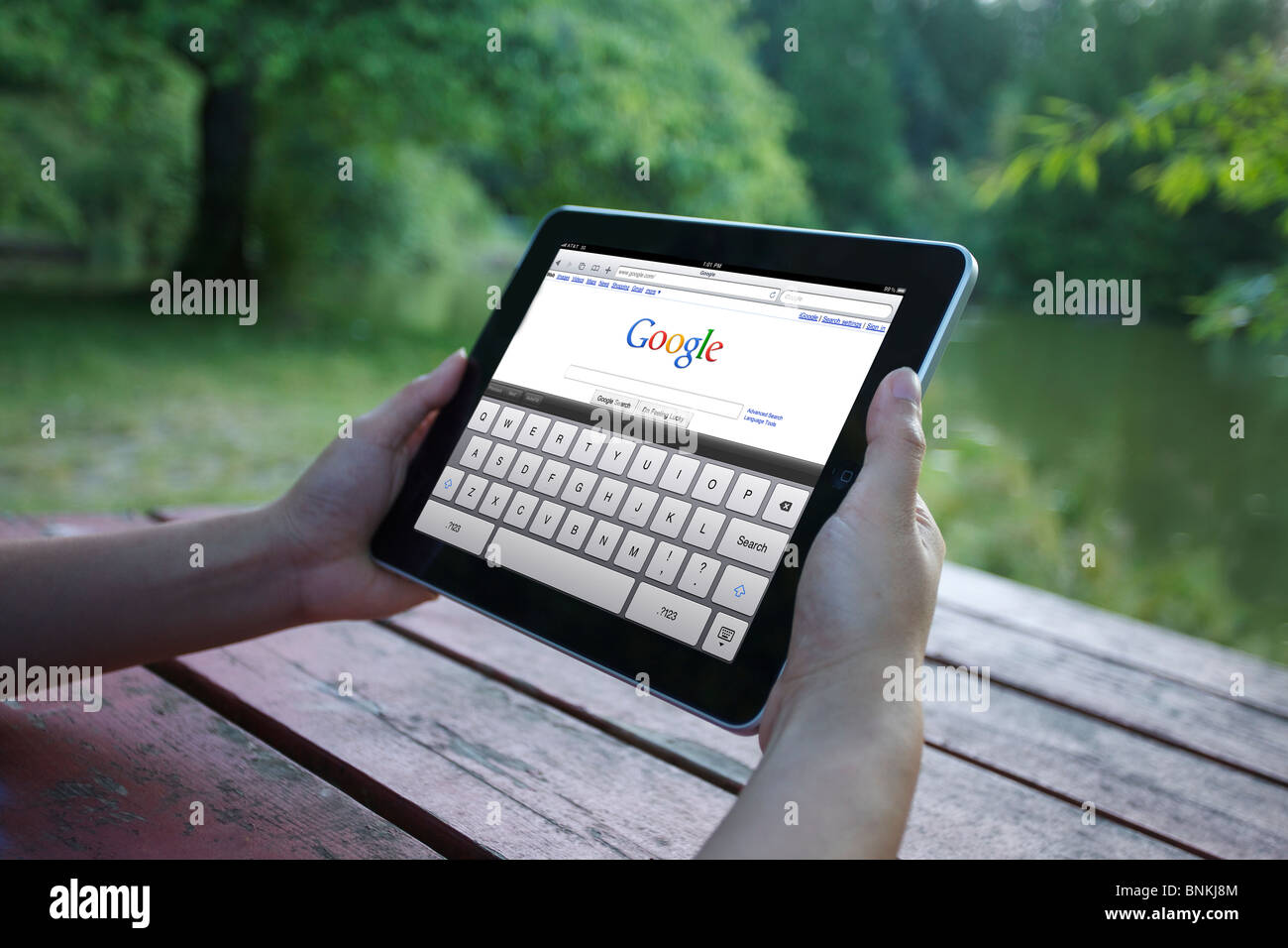 Typing google search hi-res stock photography and images - Alamy