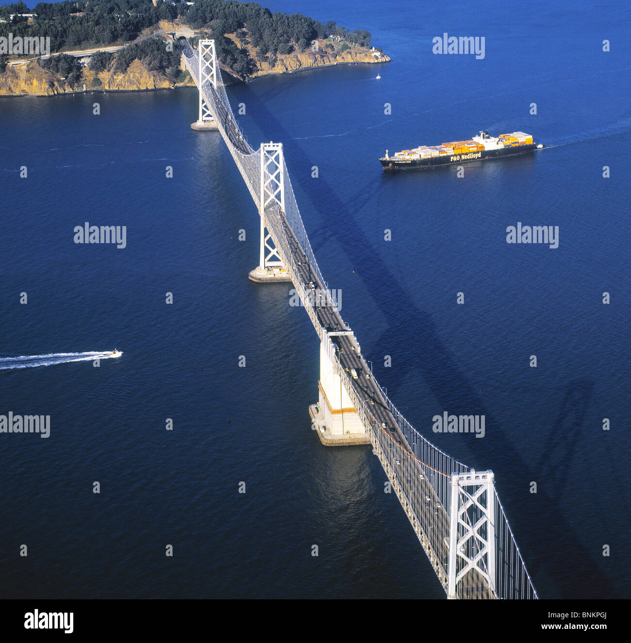 Small boat crossings hi-res stock photography and images - Alamy