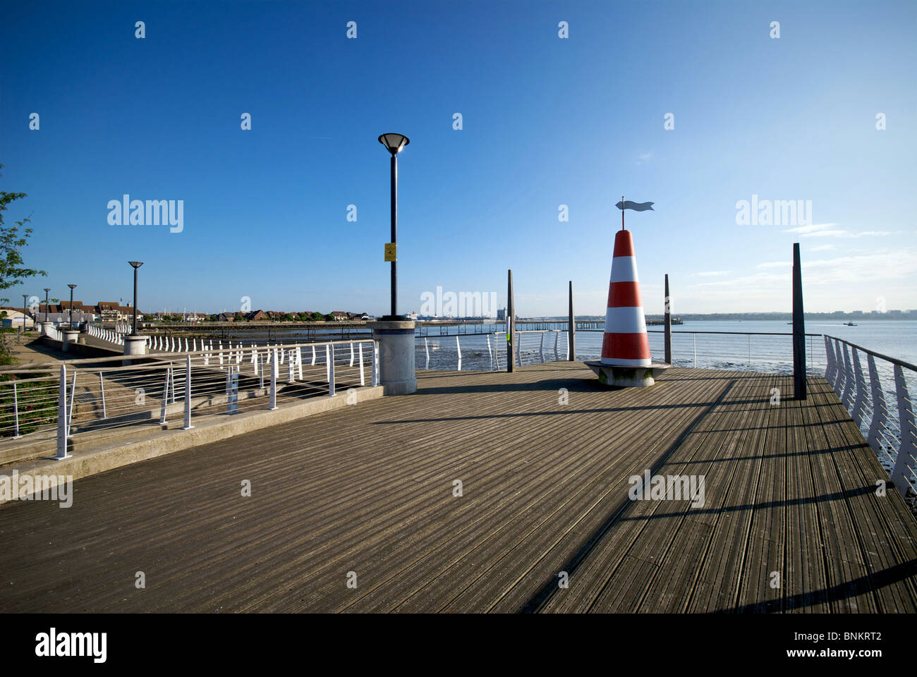 Balustrade pier hi-res stock photography and images - Alamy