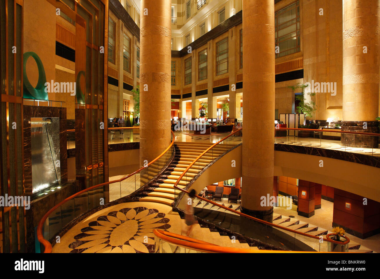 Singapore, Fullerton Hotel, lobby Stock Photo - Alamy