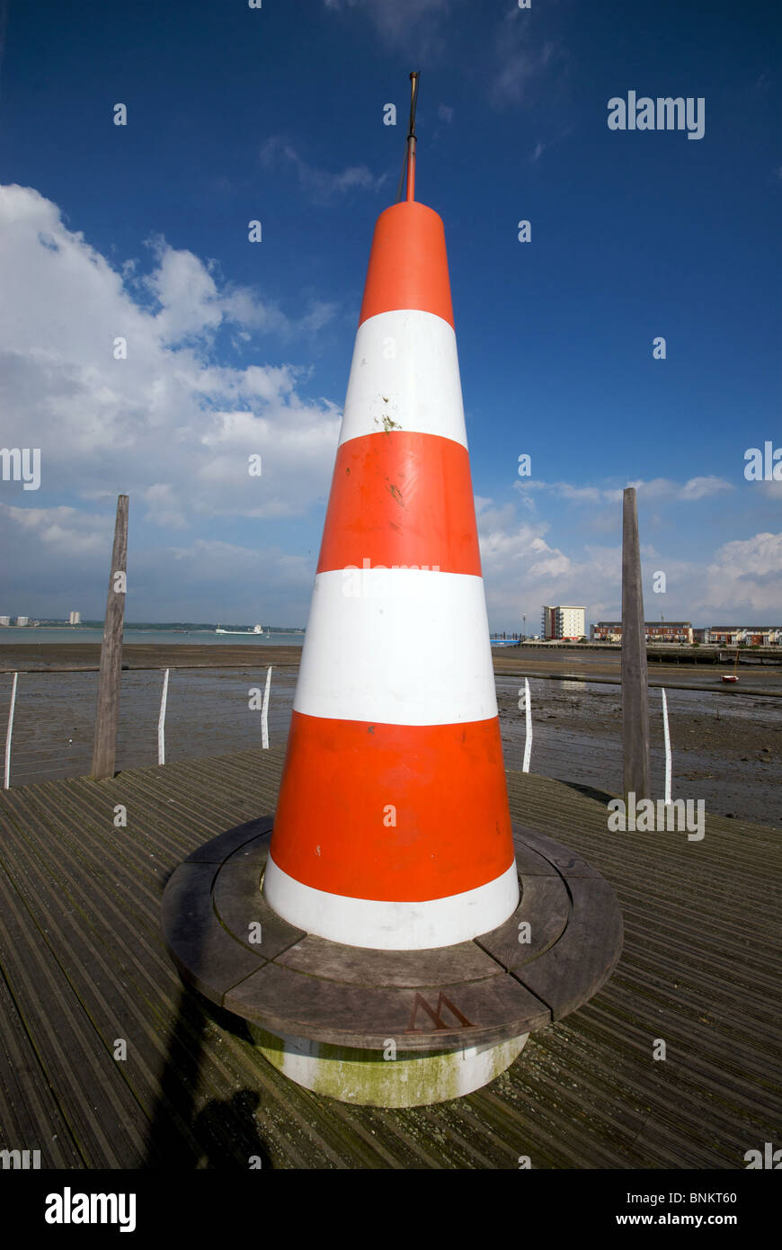 Hythe Hampshire UK Promenade Balustrade Stock Photo - Alamy