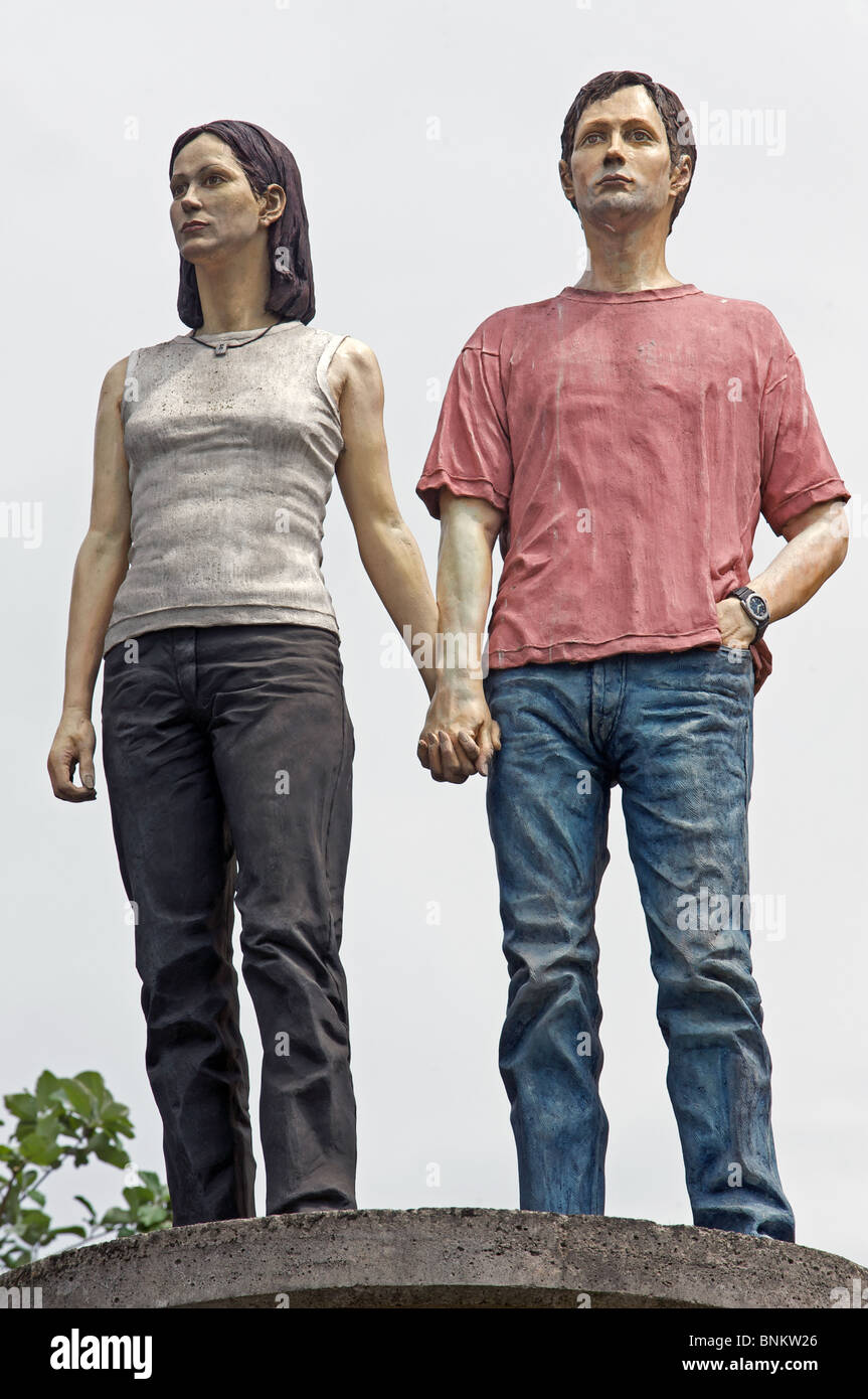Life size replicas of a couple, Dusseldorf, Germany Stock Photo - Alamy