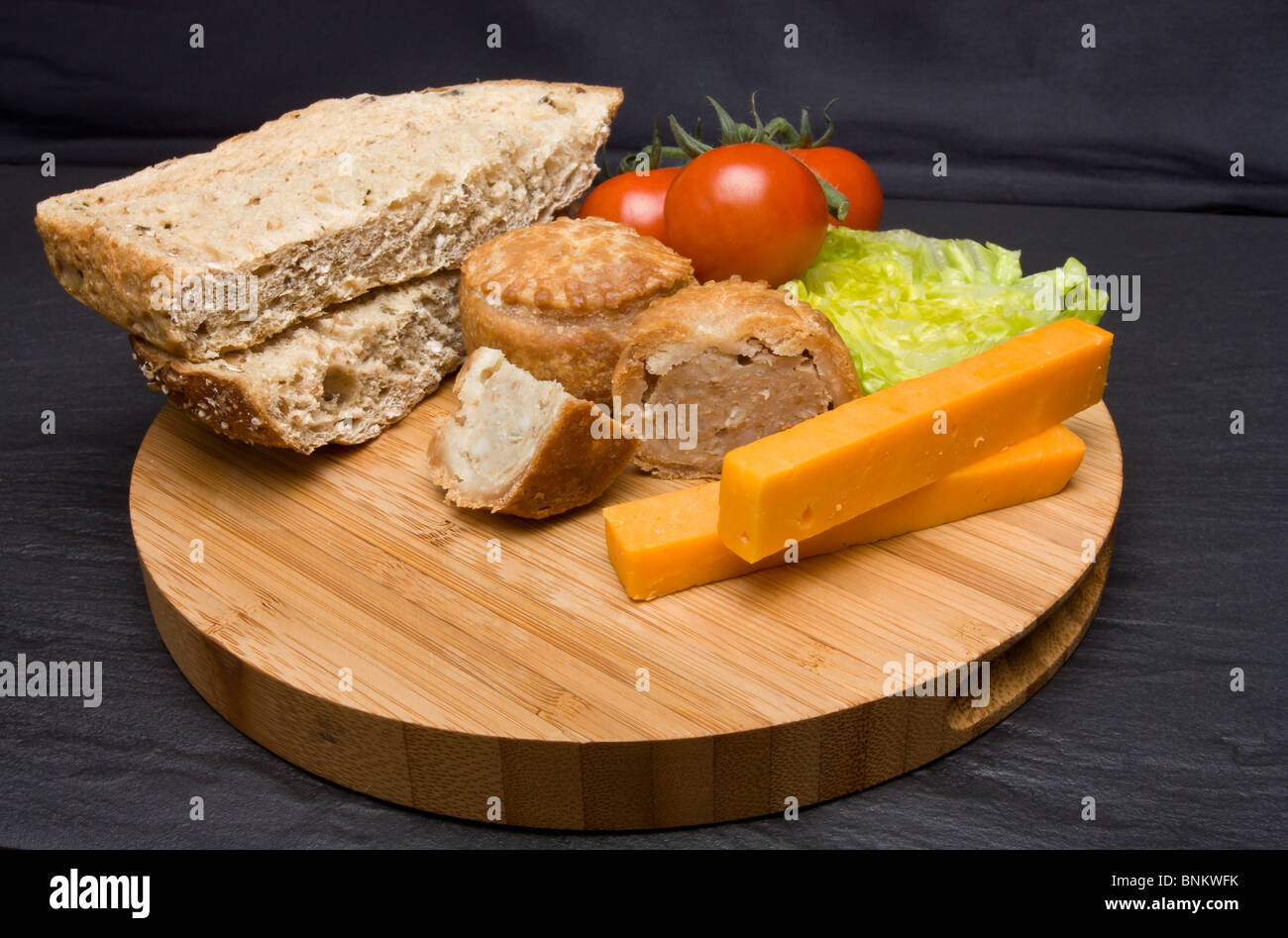 Ploughman's lunch hi-res stock photography and images - Alamy