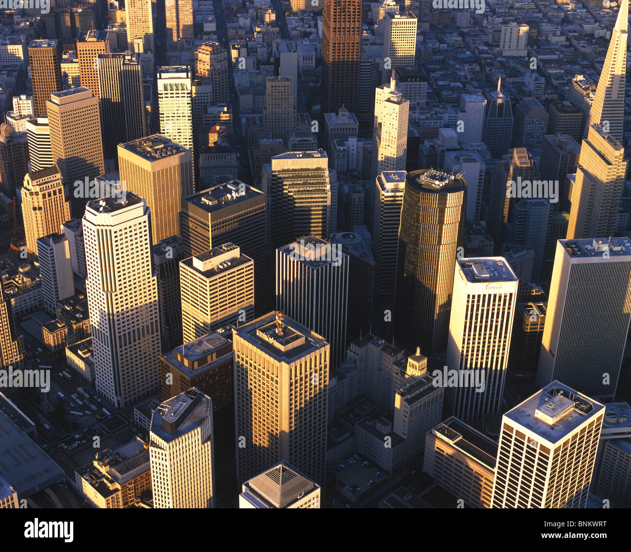 Financial district at dawn hi-res stock photography and images - Alamy