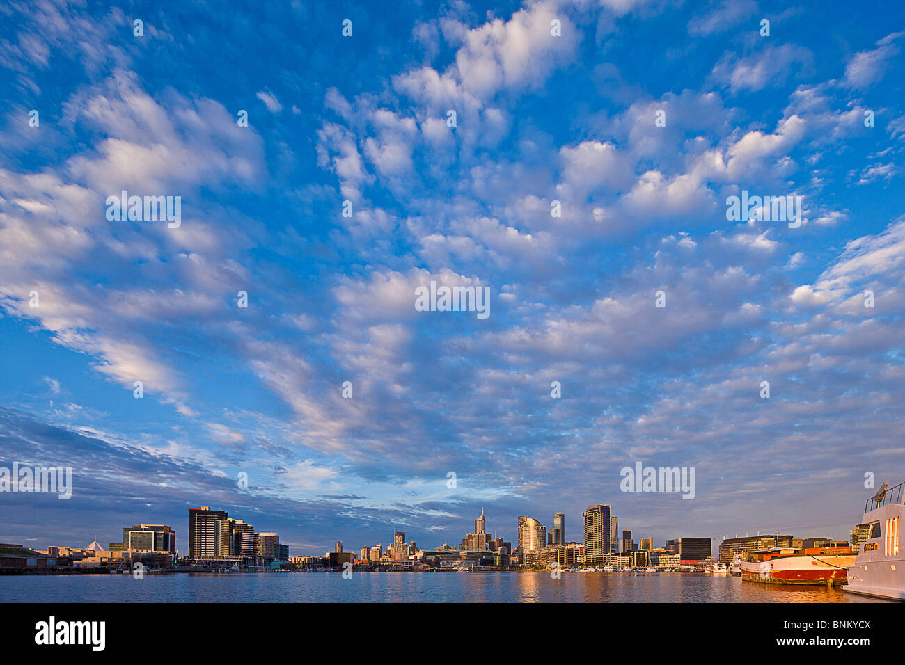 Melbourne skyline from victoria harbour hi-res stock photography and ...
