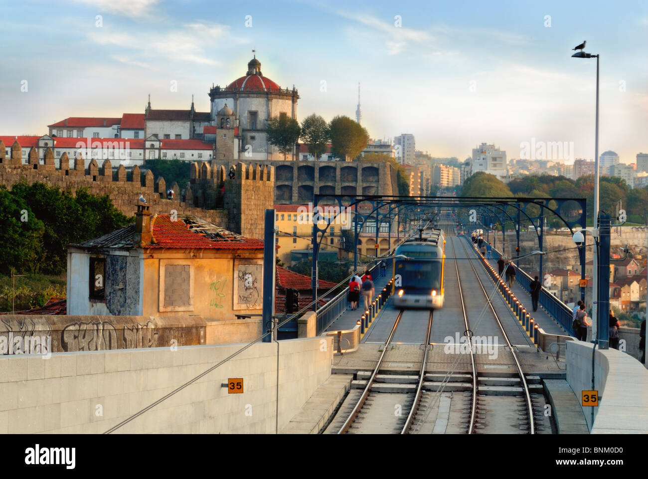 Oporto railway bridge hi-res stock photography and images - Alamy