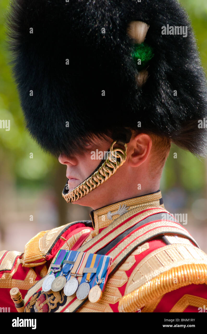 Buckingham palace guards close up hi-res stock photography and images - Alamy