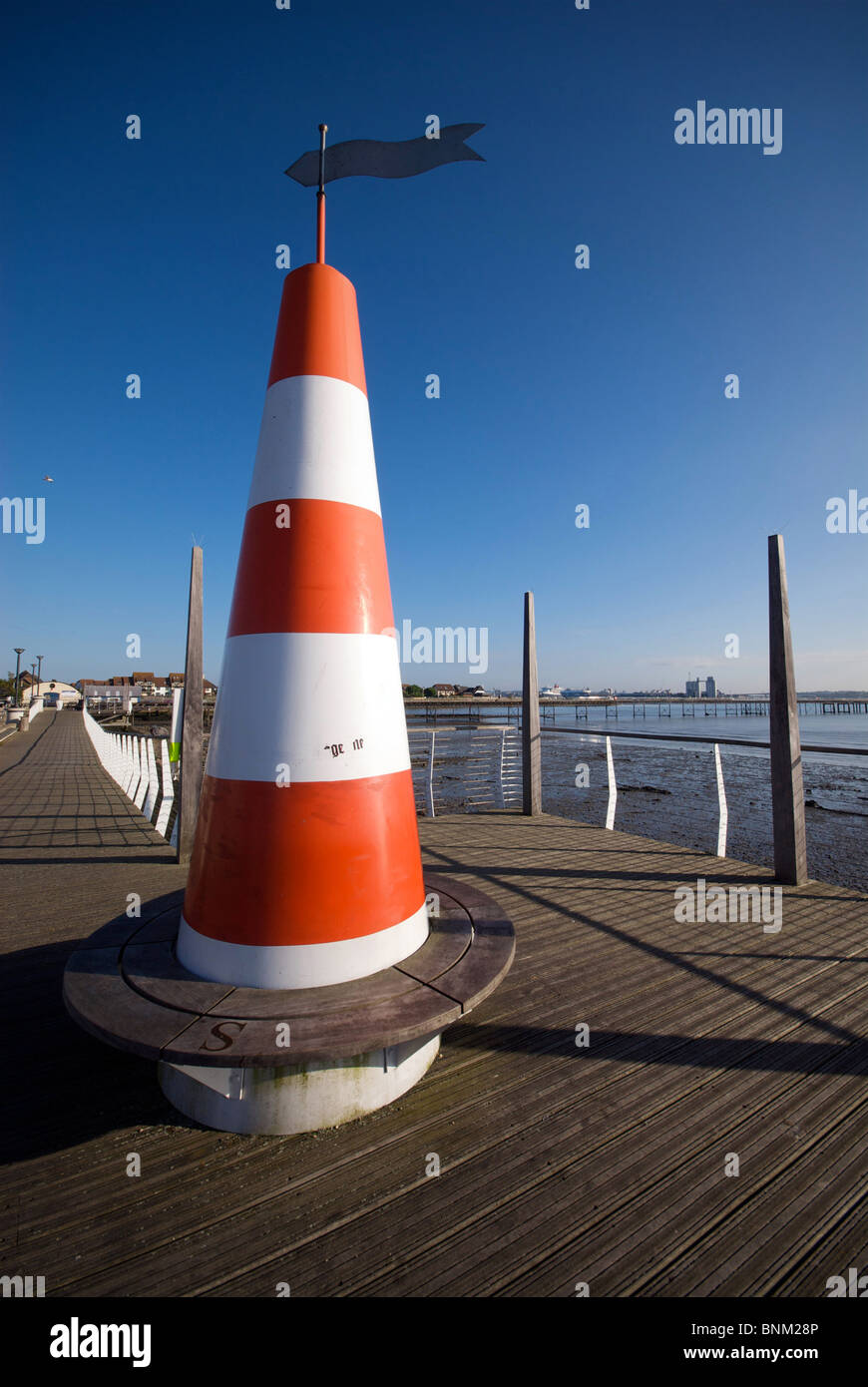 Balustrade pier hi-res stock photography and images - Alamy