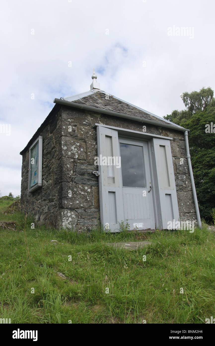 Earthquake house hi-res stock photography and images - Alamy