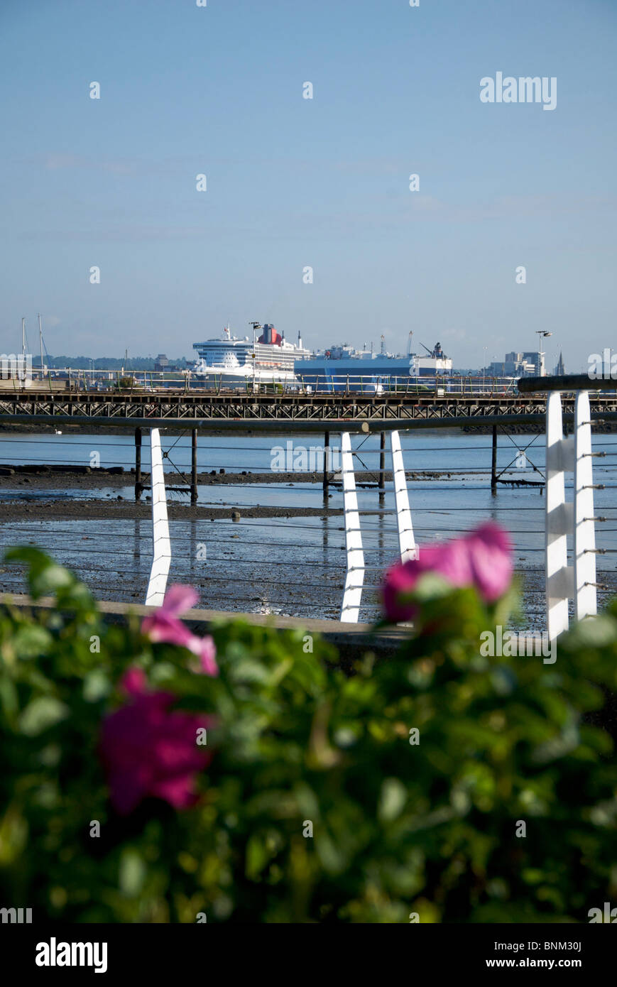 Hythe Hampshire UK Promenade Front Stock Photo - Alamy