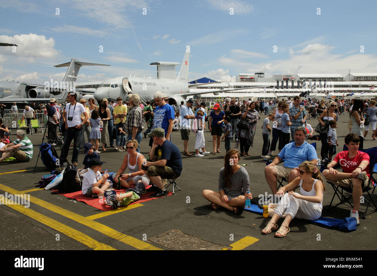Static aircraft hi-res stock photography and images - Alamy