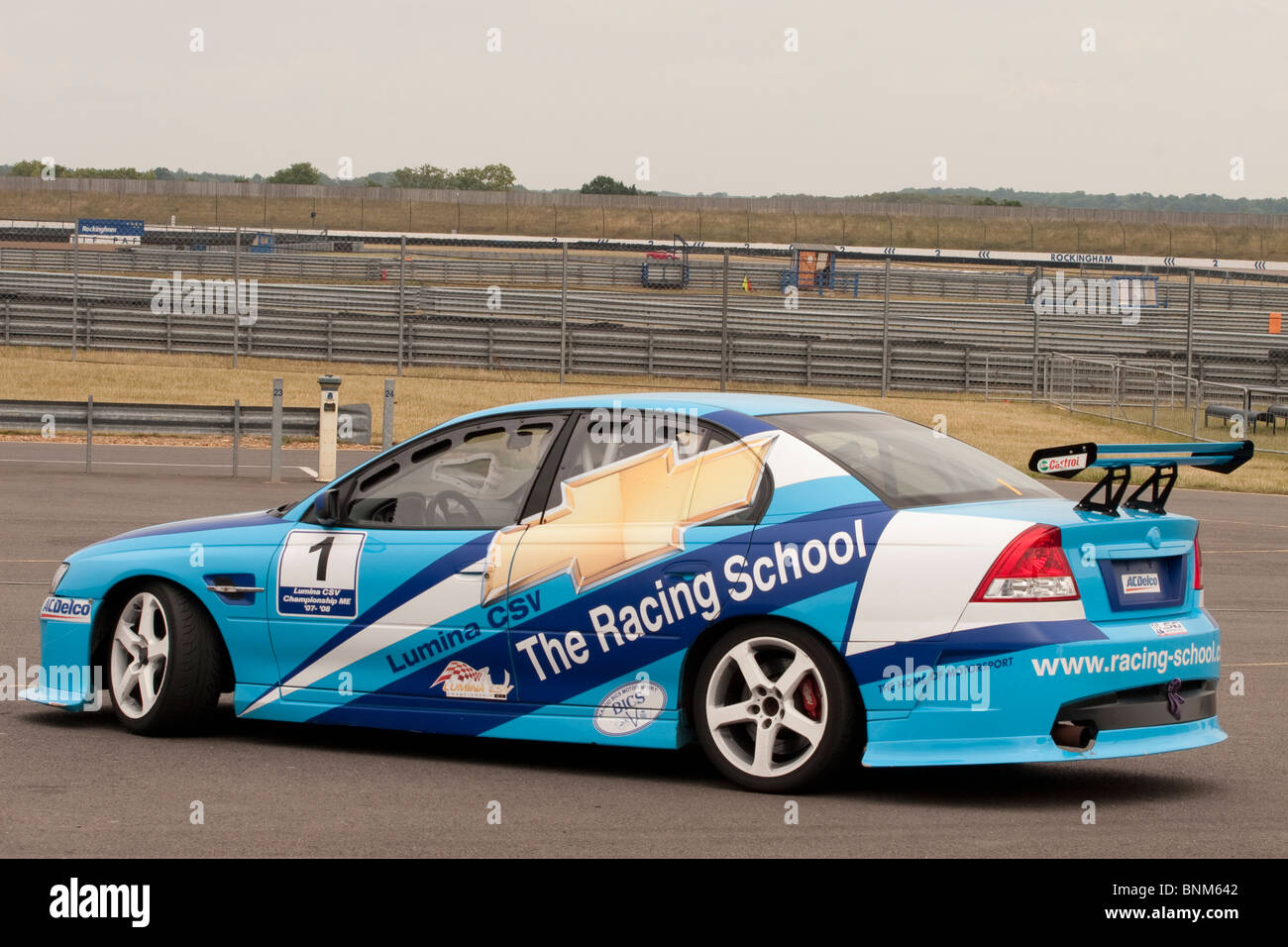 Racing cars at Rockingham speedway motor circuit Stock Photo - Alamy