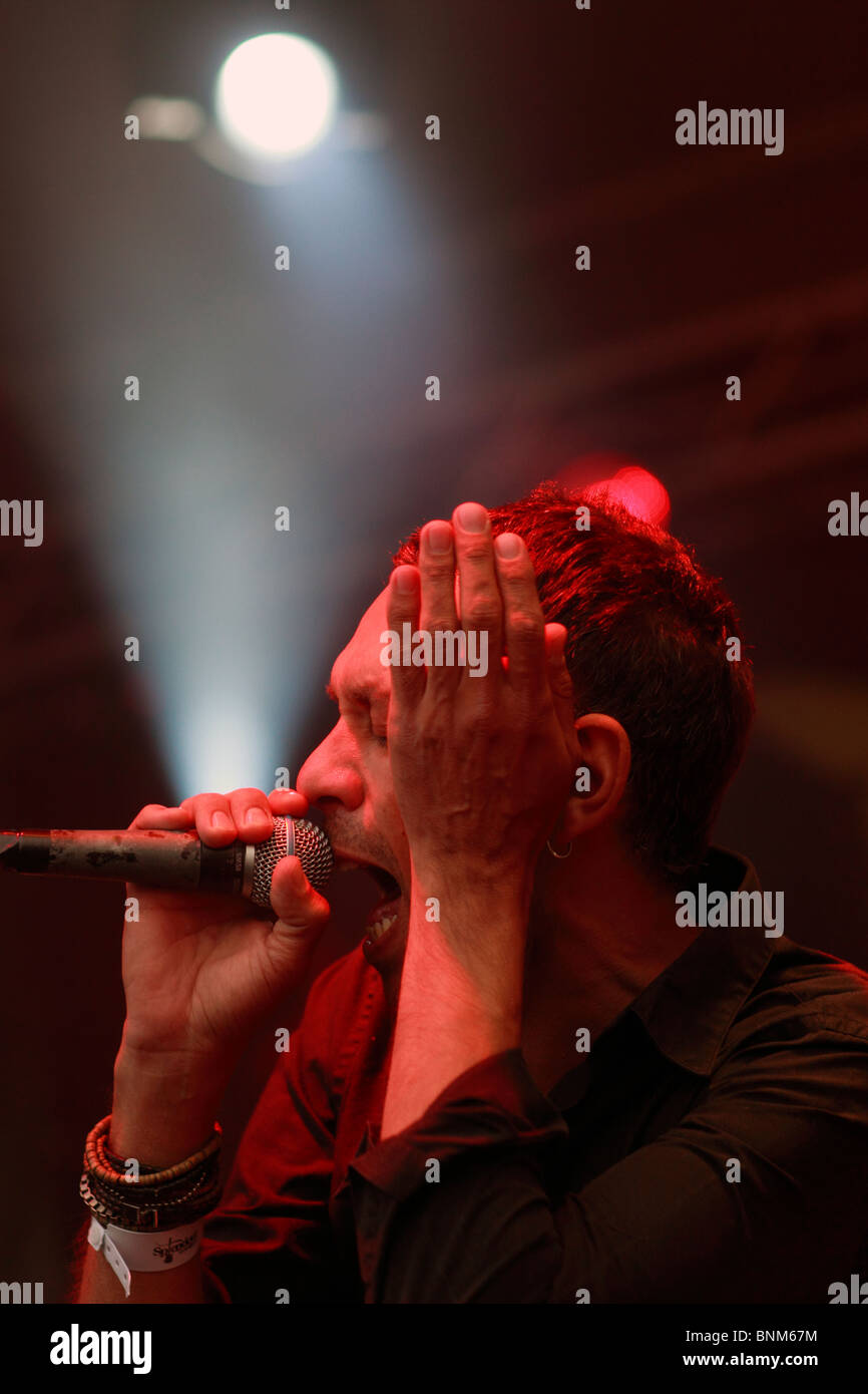 Shed Seven - Rick Witte - vocals, The Splendour Festival in Nottingham ...