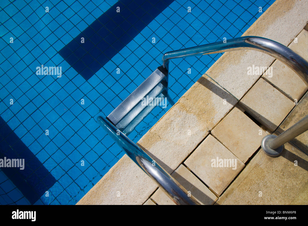 Steps to pool hi-res stock photography and images - Alamy