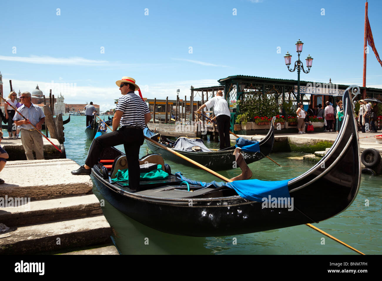 Gondolier venice hi-res stock photography and images - Alamy