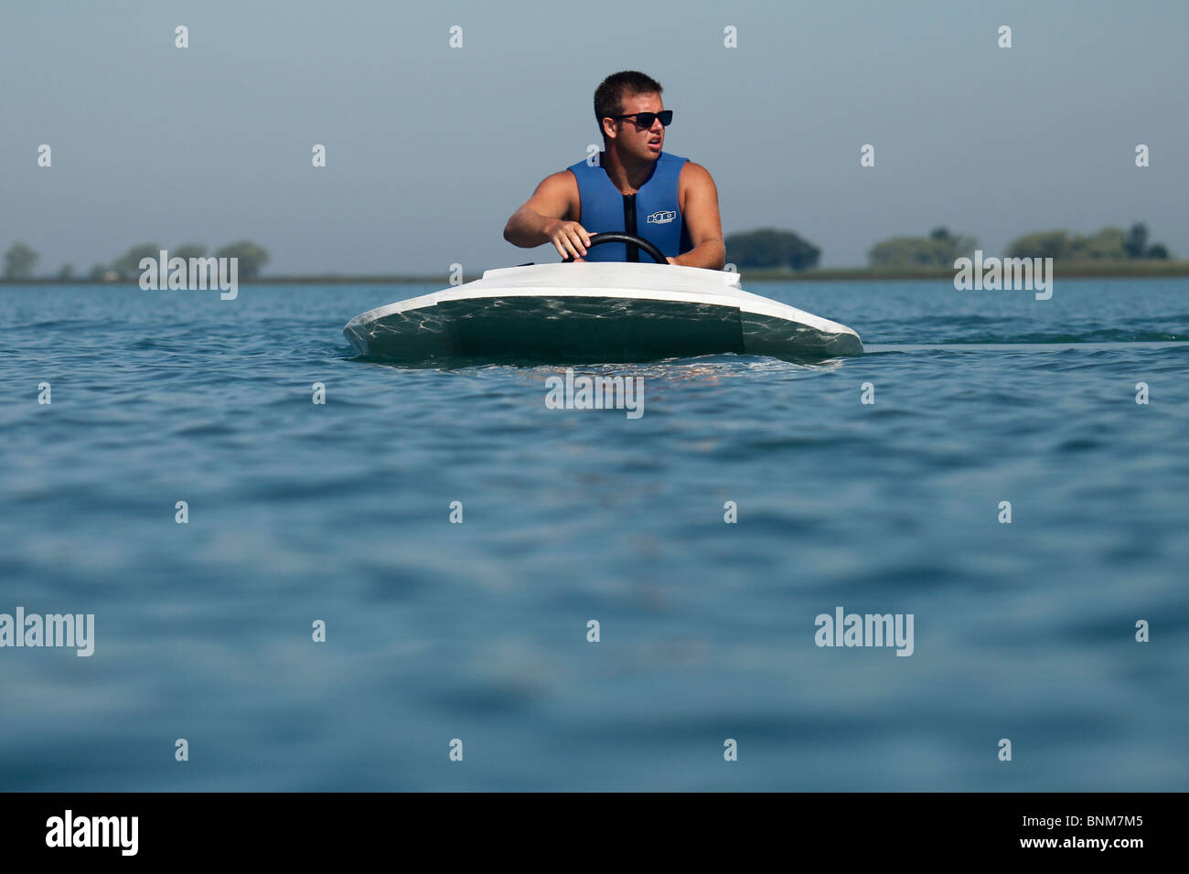 Hydroplane boat hi-res stock photography and images - Alamy