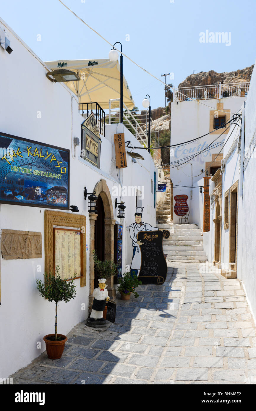 Restaurant in the village of Lindos, Rhodes, Greece Stock Photo - Alamy