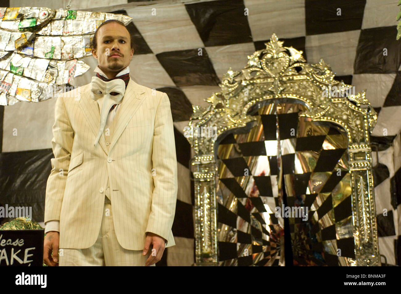 THE IMAGINARIUM OF DOCTOR PARNASSUS (2009) HEATH LEDGER TERRY GILLIAM ...