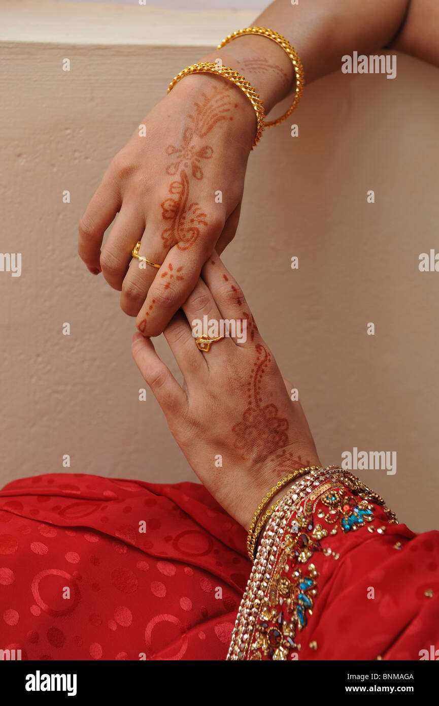 Mehndi hand hi-res stock photography and images - Alamy