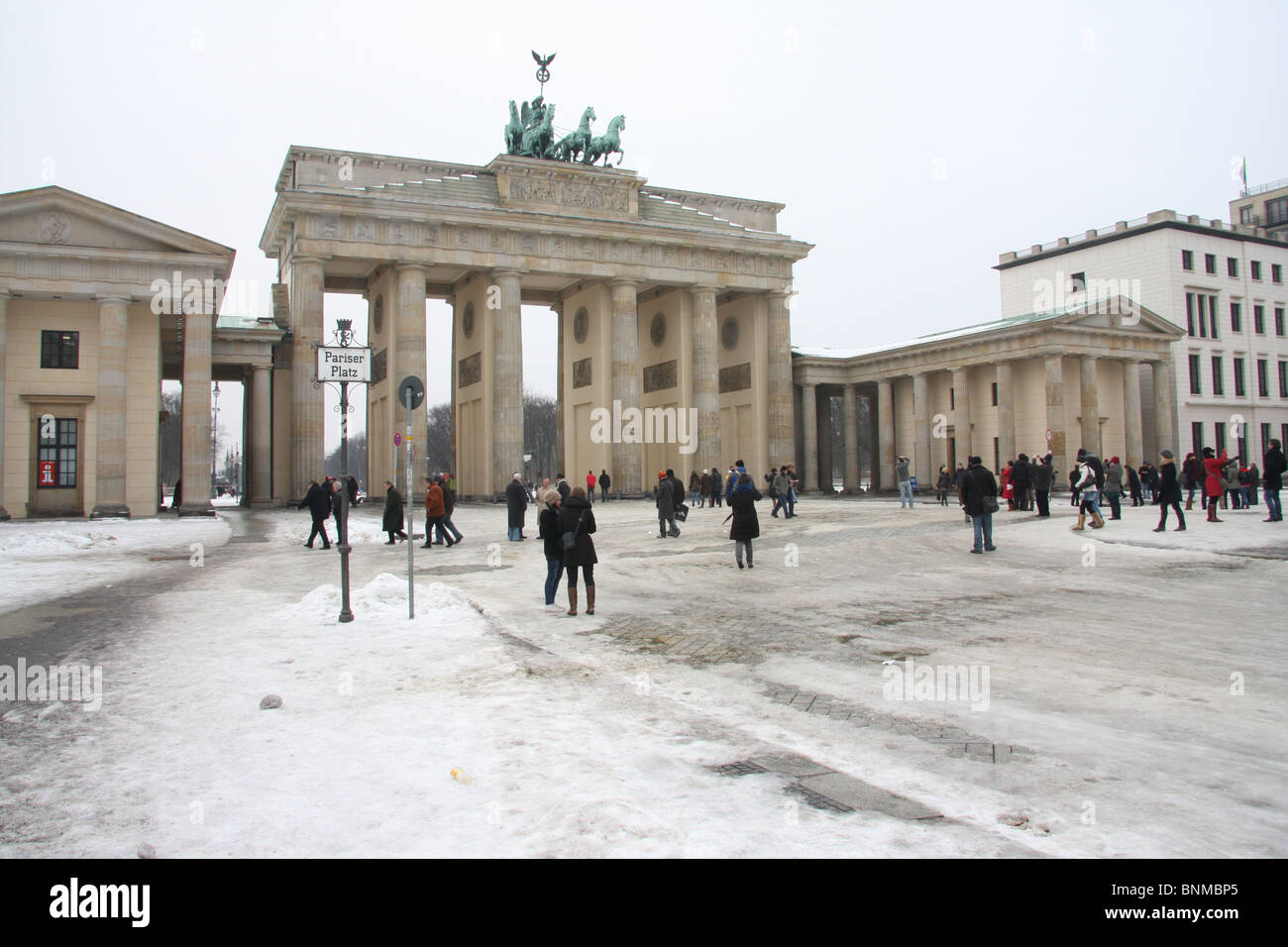 Germany winter Berlin snow Brandenburg Gate quadriga Stock Photo - Alamy