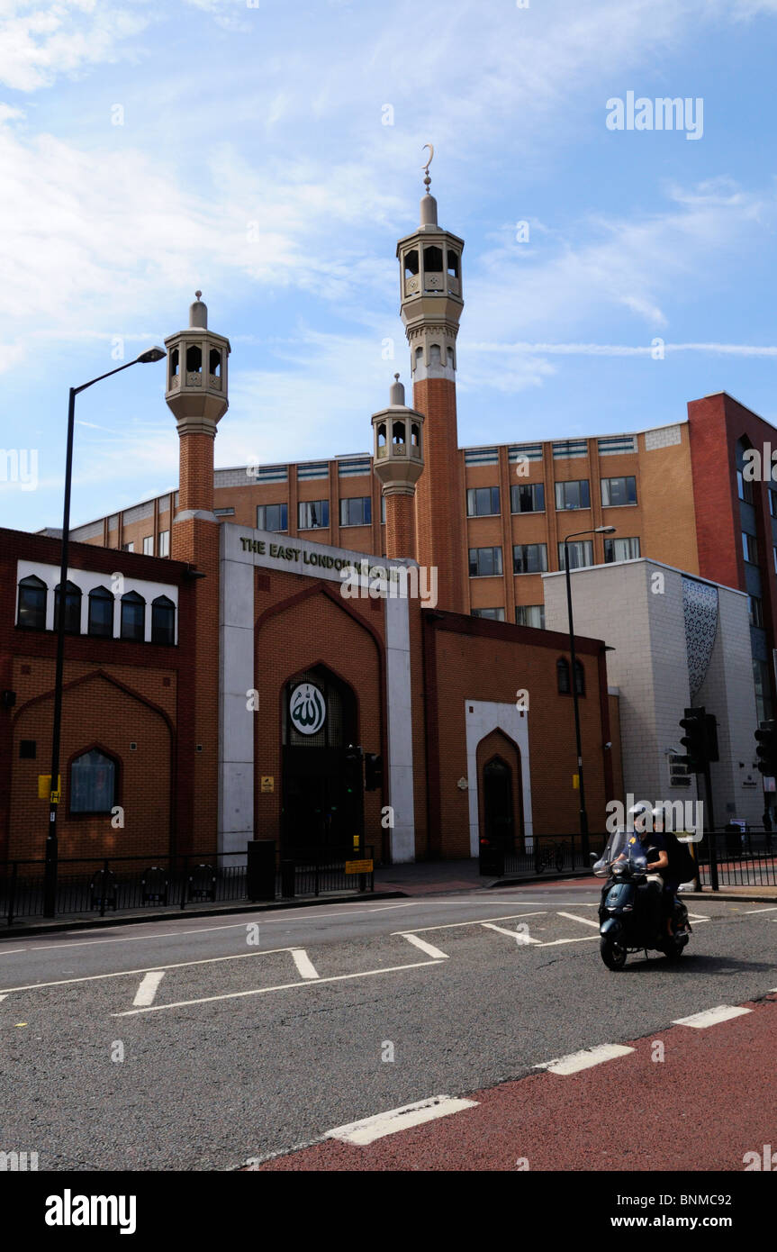 The East London Mosque, Whitechapel Road, London, England, UK Stock ...
