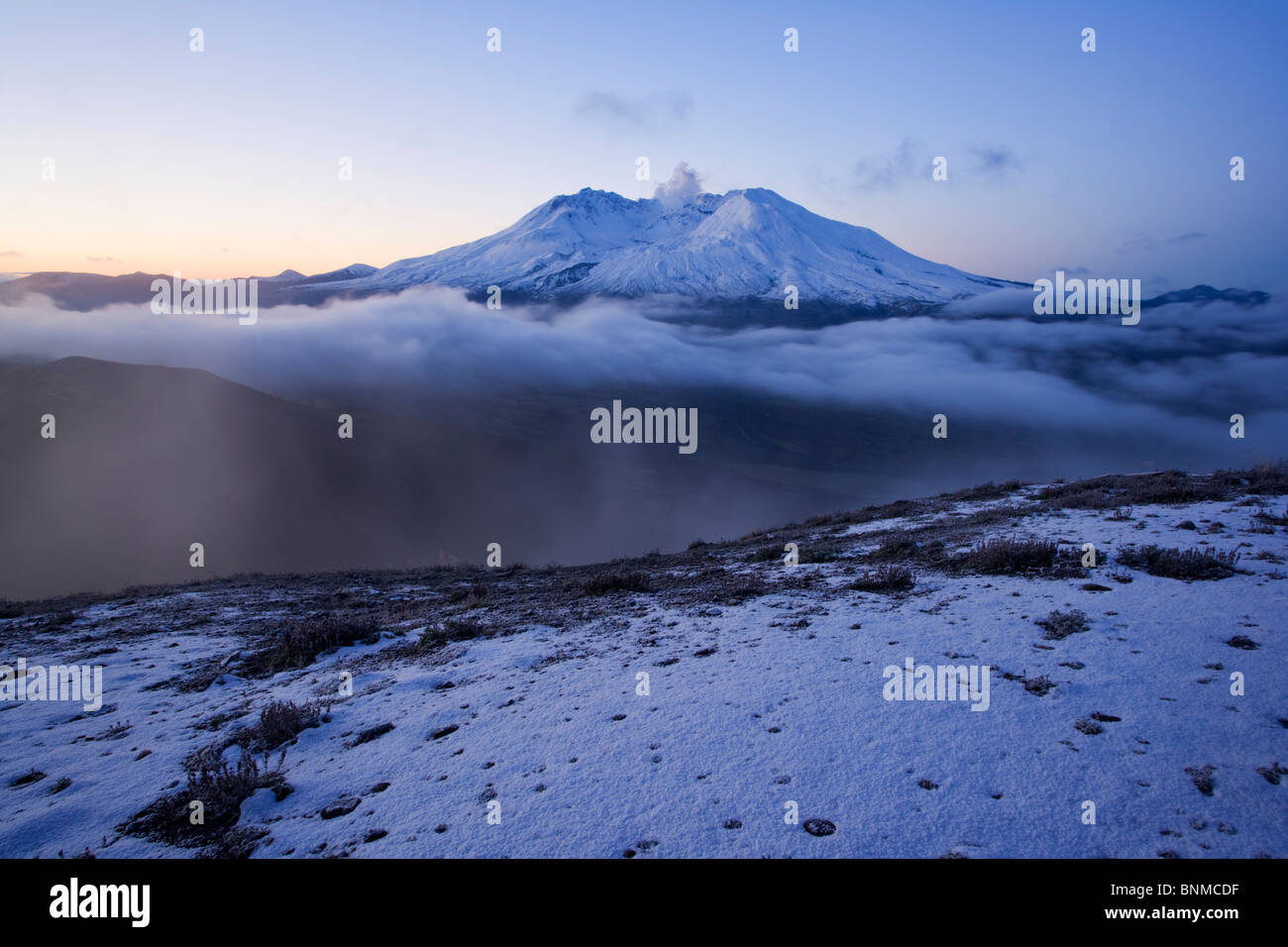 1980 mount saint helens eruption hi-res stock photography and images ...