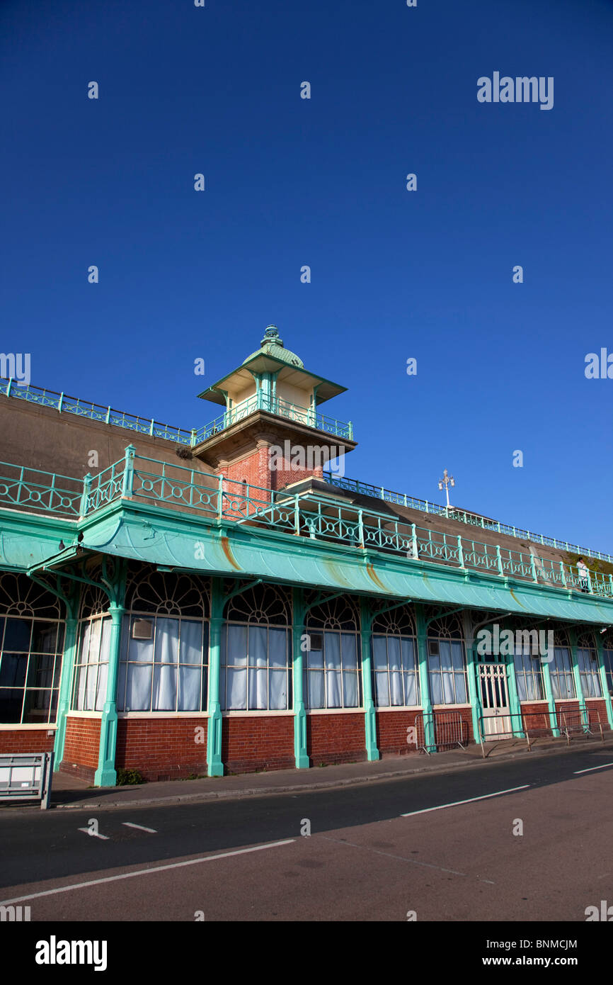 England, East Sussex, Brighton, Kemptown, Elevator between Marine ...