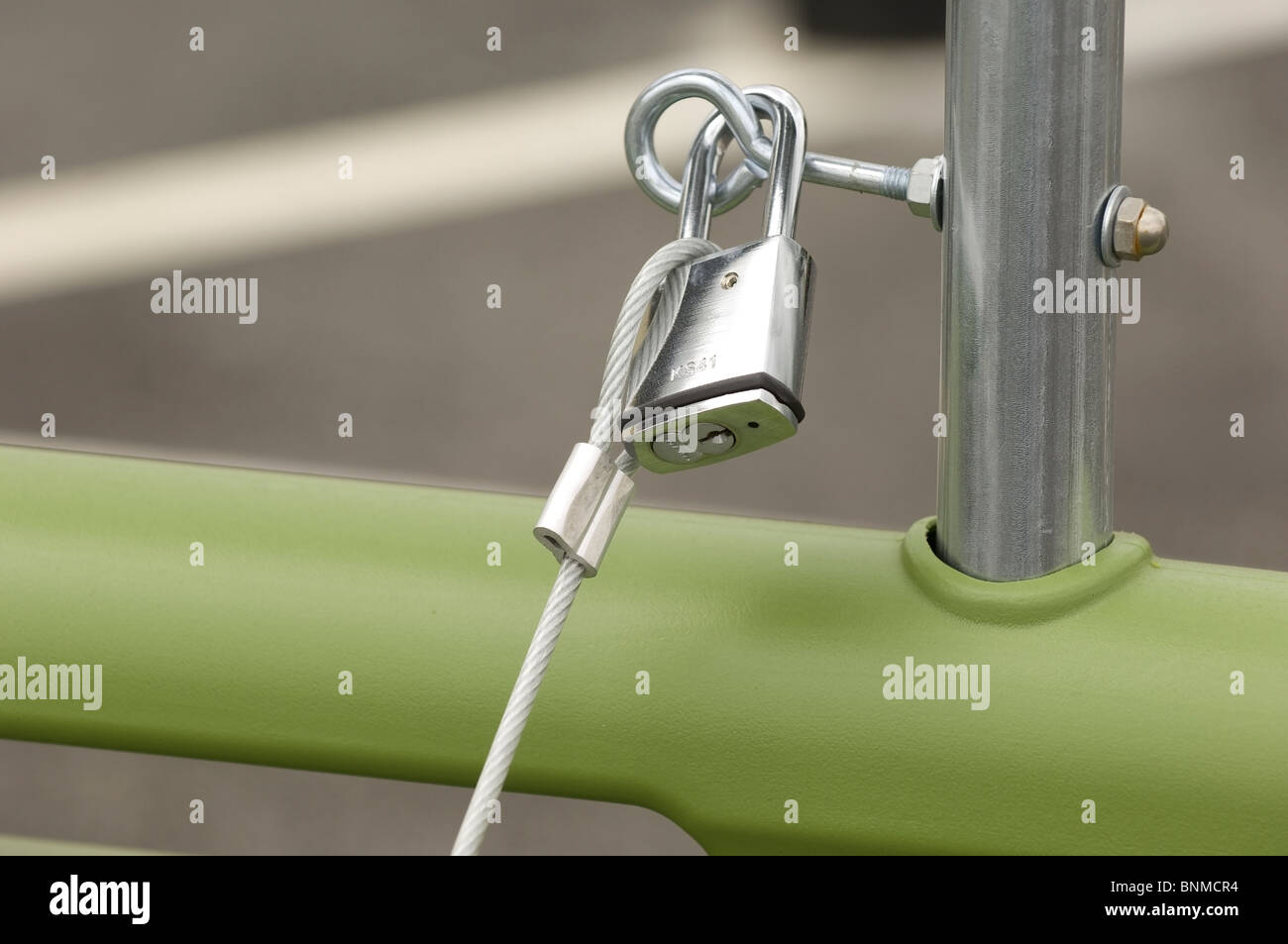 Pad lock hi-res stock photography and images - Alamy