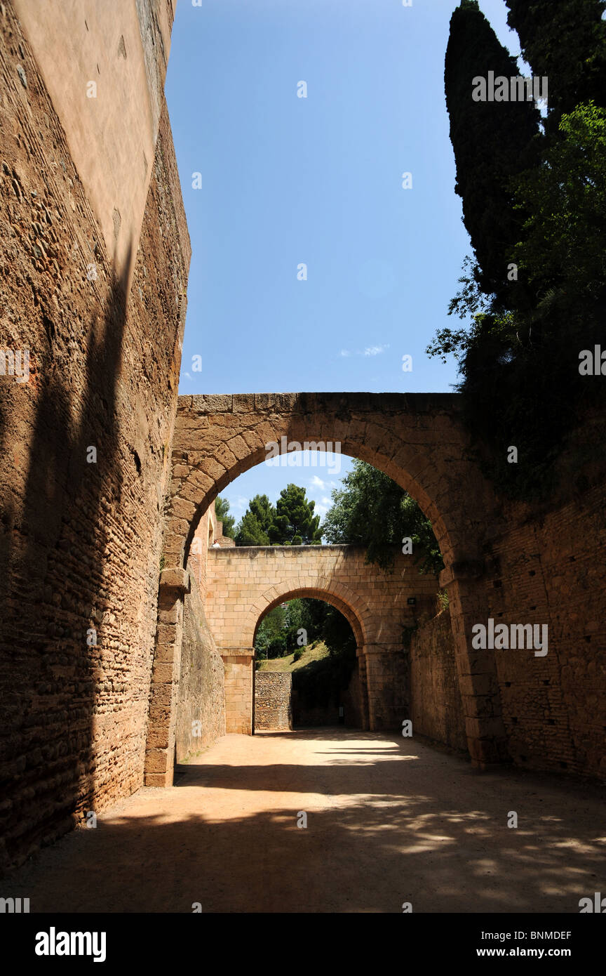 Route of the walk around the outside of the walls of the Alhambra ...