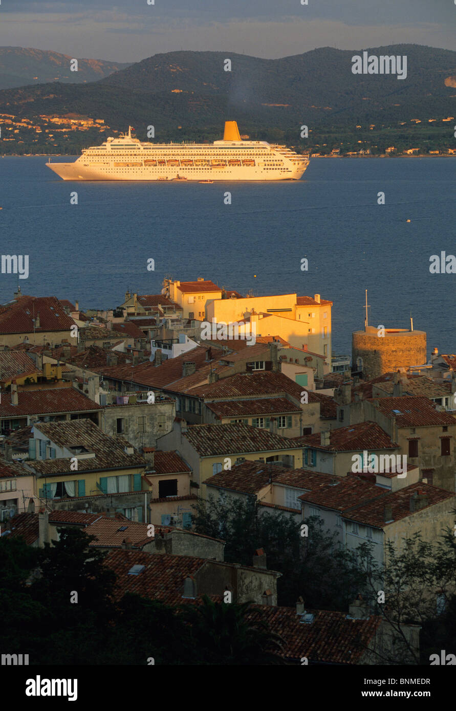 Saint-Tropez France Côte d'Azur Var town city houses homes sea ...