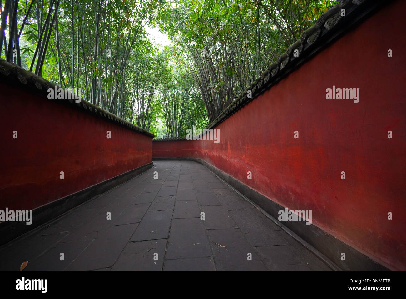 Red wall in a Buddha temple in China Stock Photo - Alamy