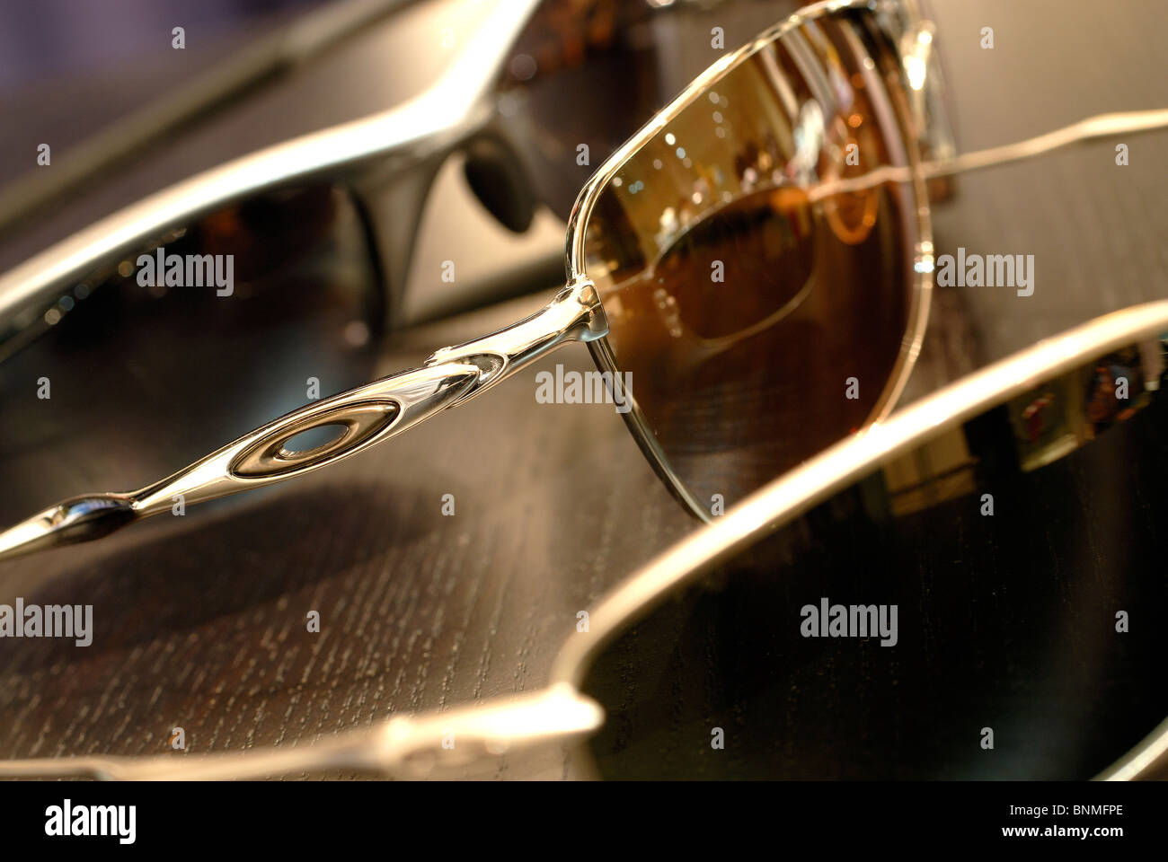 sunglasses, wooden table Stock Photo - Alamy