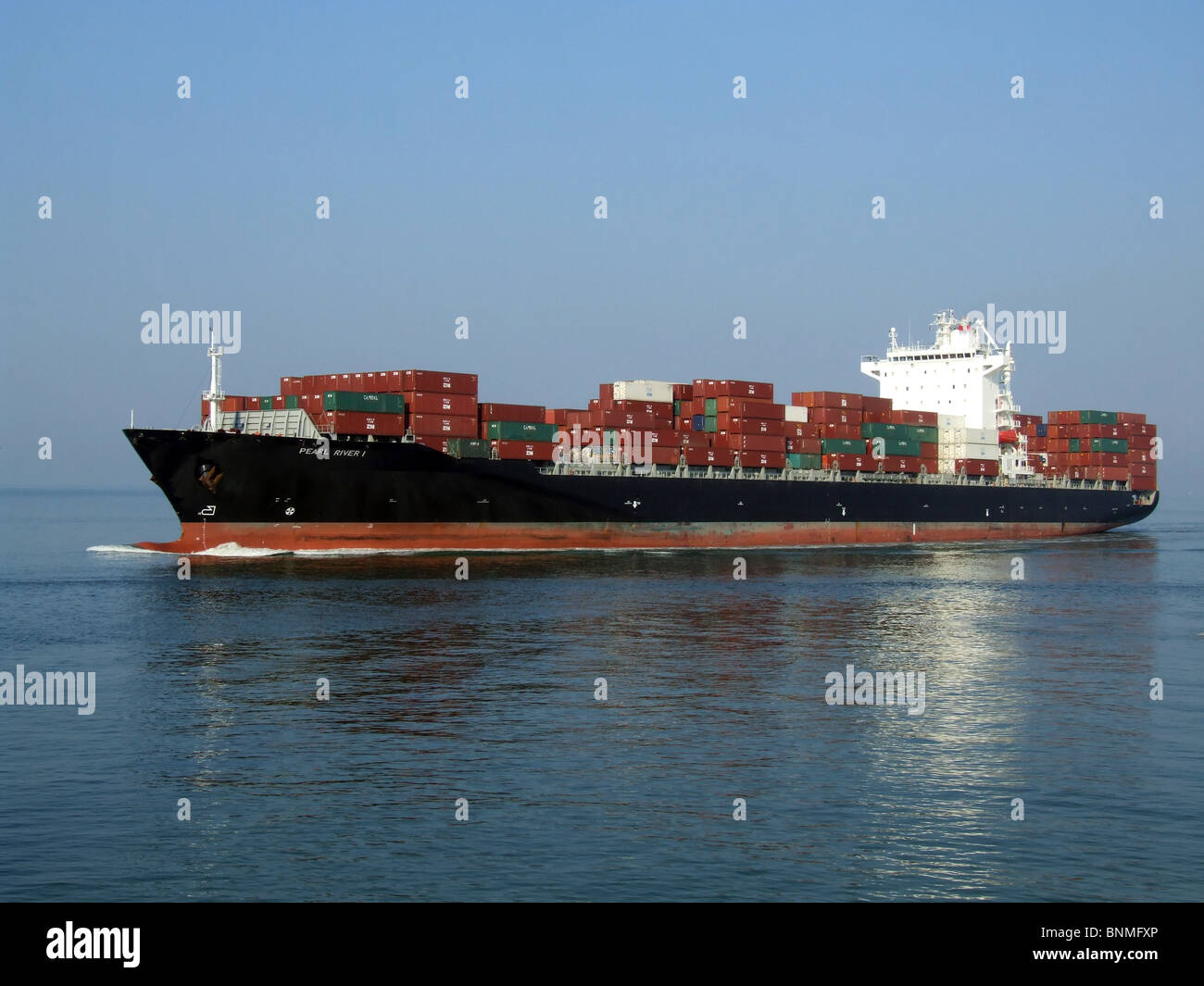 Freighter freight hauler ship sea hi-res stock photography and images ...